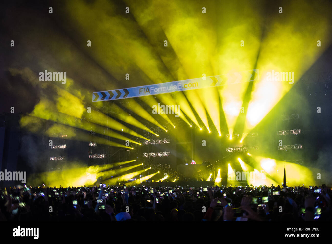 Saudi dance hi-res stock photography and images - Alamy