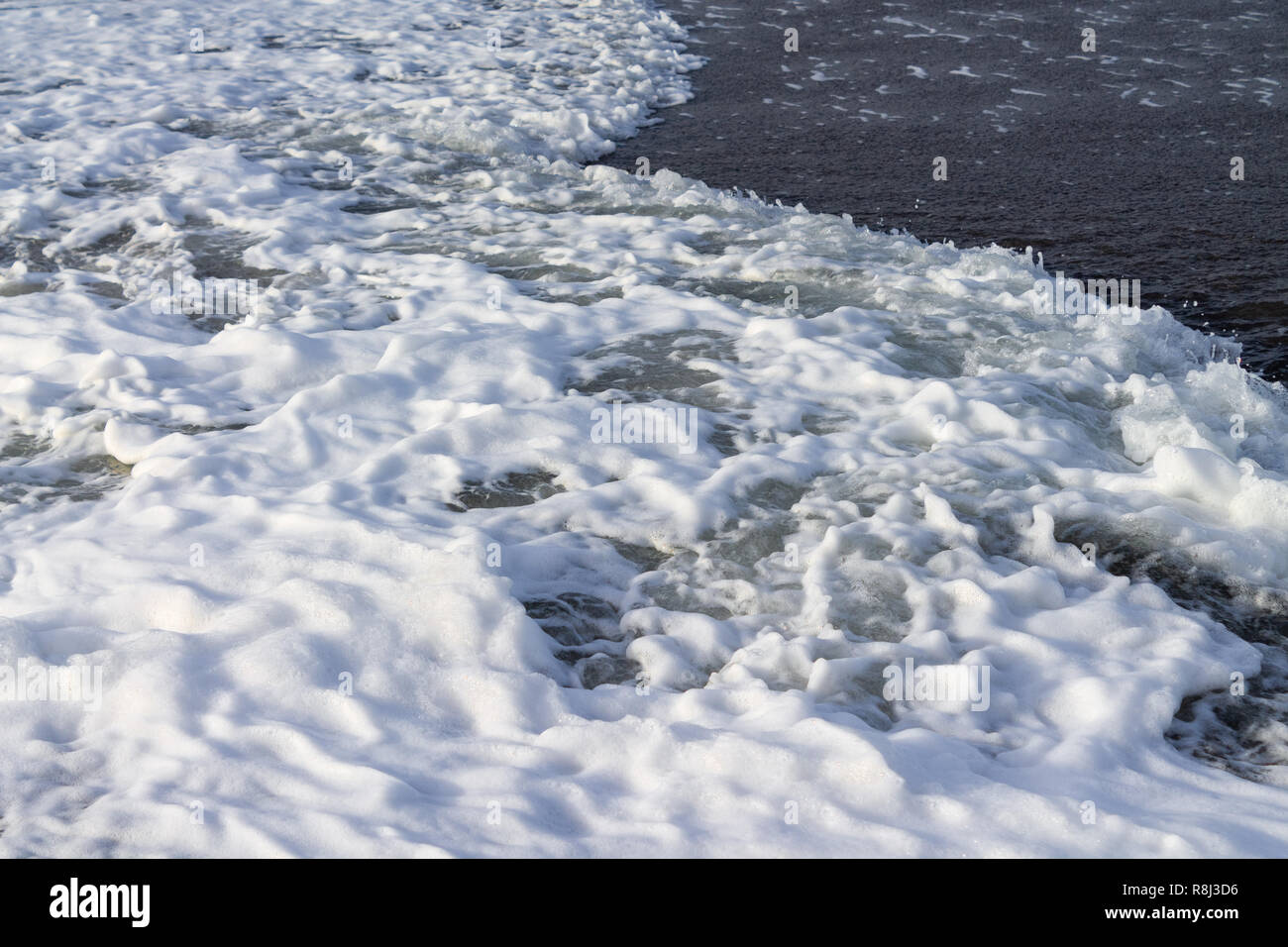 Wave rolling onto shore hi-res stock photography and images - Alamy