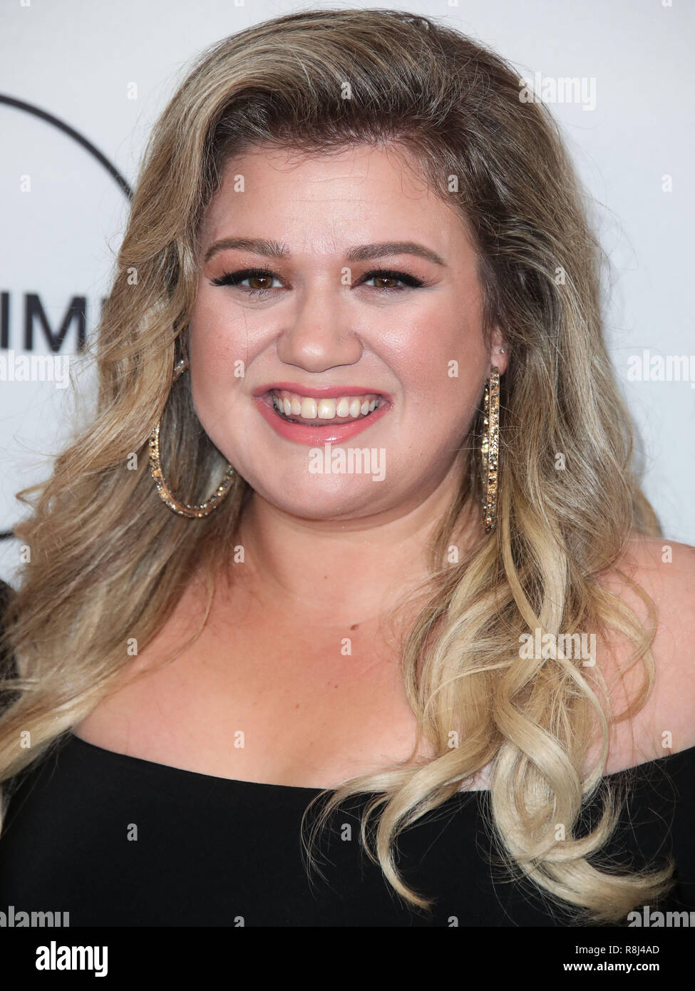 BEVERLY HILLS, LOS ANGELES, CA, USA - OCTOBER 13: Singer Kelly Clarkson ...