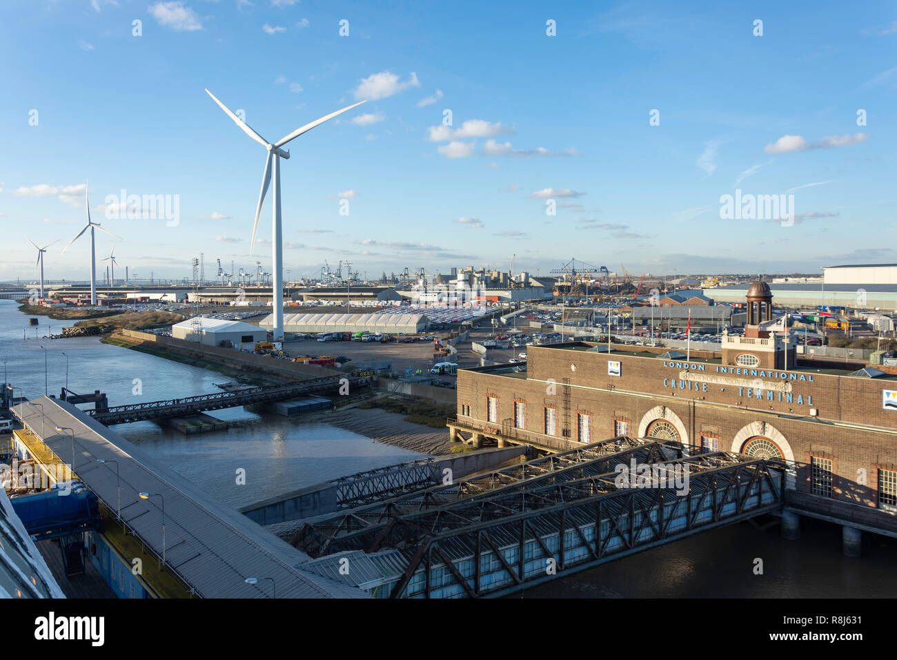 England essex tilbury london cruise hi-res stock photography and images ...