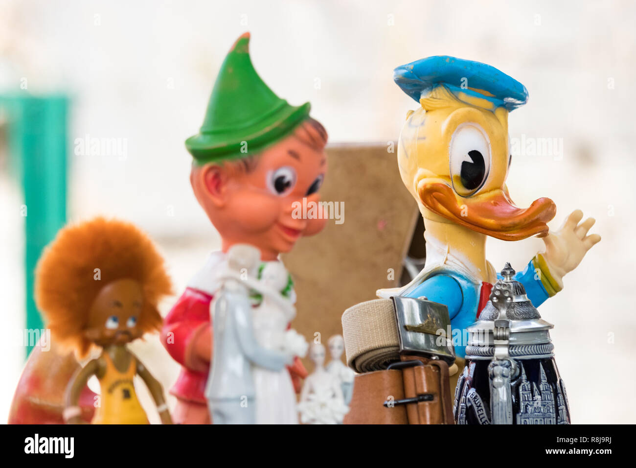 Donald duck cartoon hi-res stock photography and images - Alamy