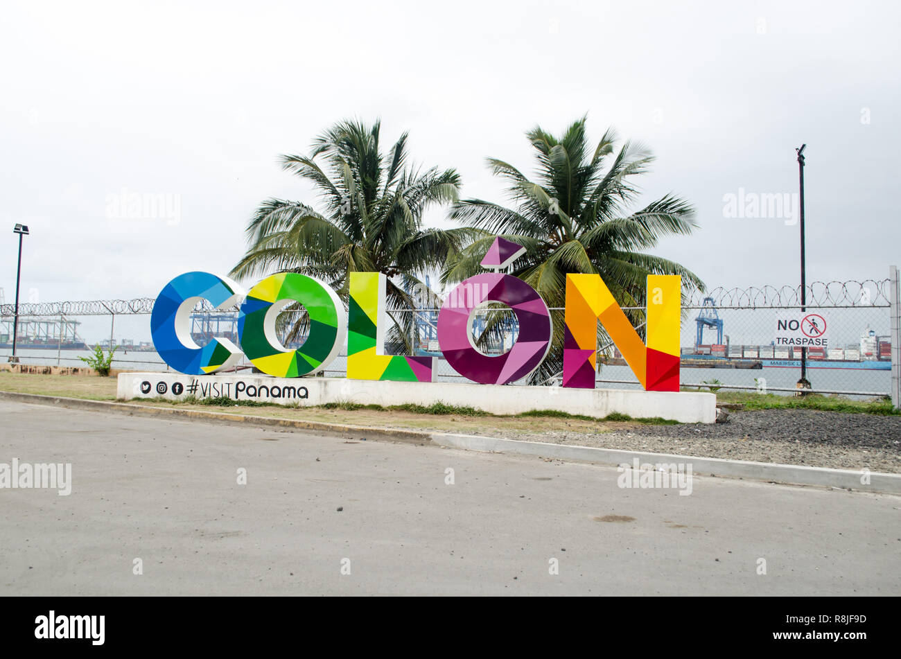 A colorful Sign welcomes people to the Cruise Ships Port and Free Zone ...