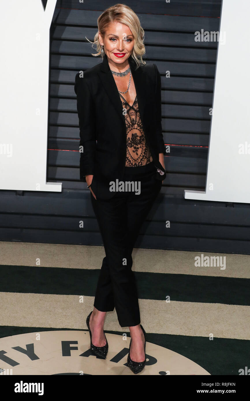 BEVERLY HILLS, LOS ANGELES, CA, USA - FEBRUARY 26: Kelly Ripa arrives ...