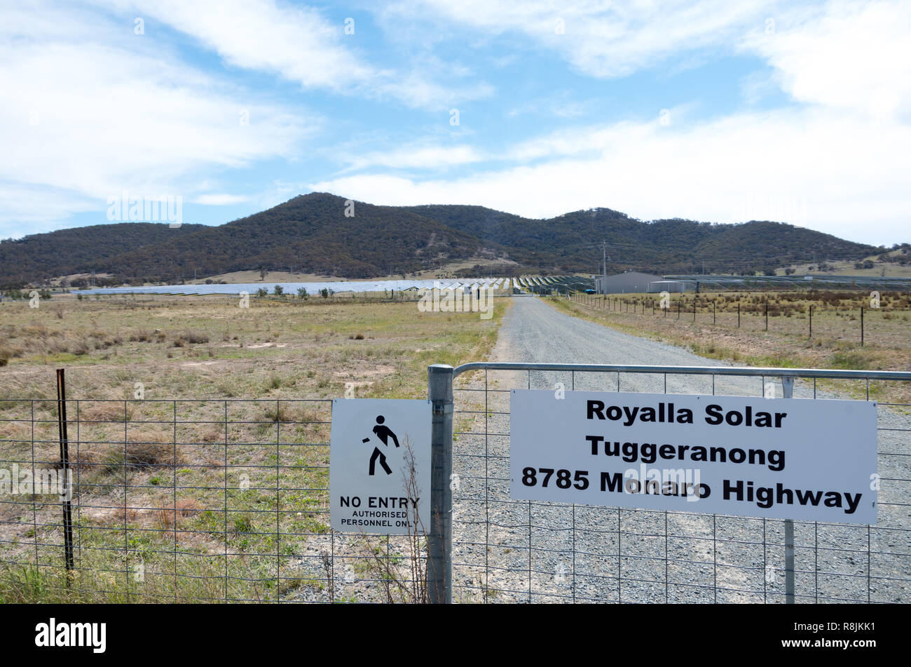 Australian solar farm hi-res stock photography and images - Alamy