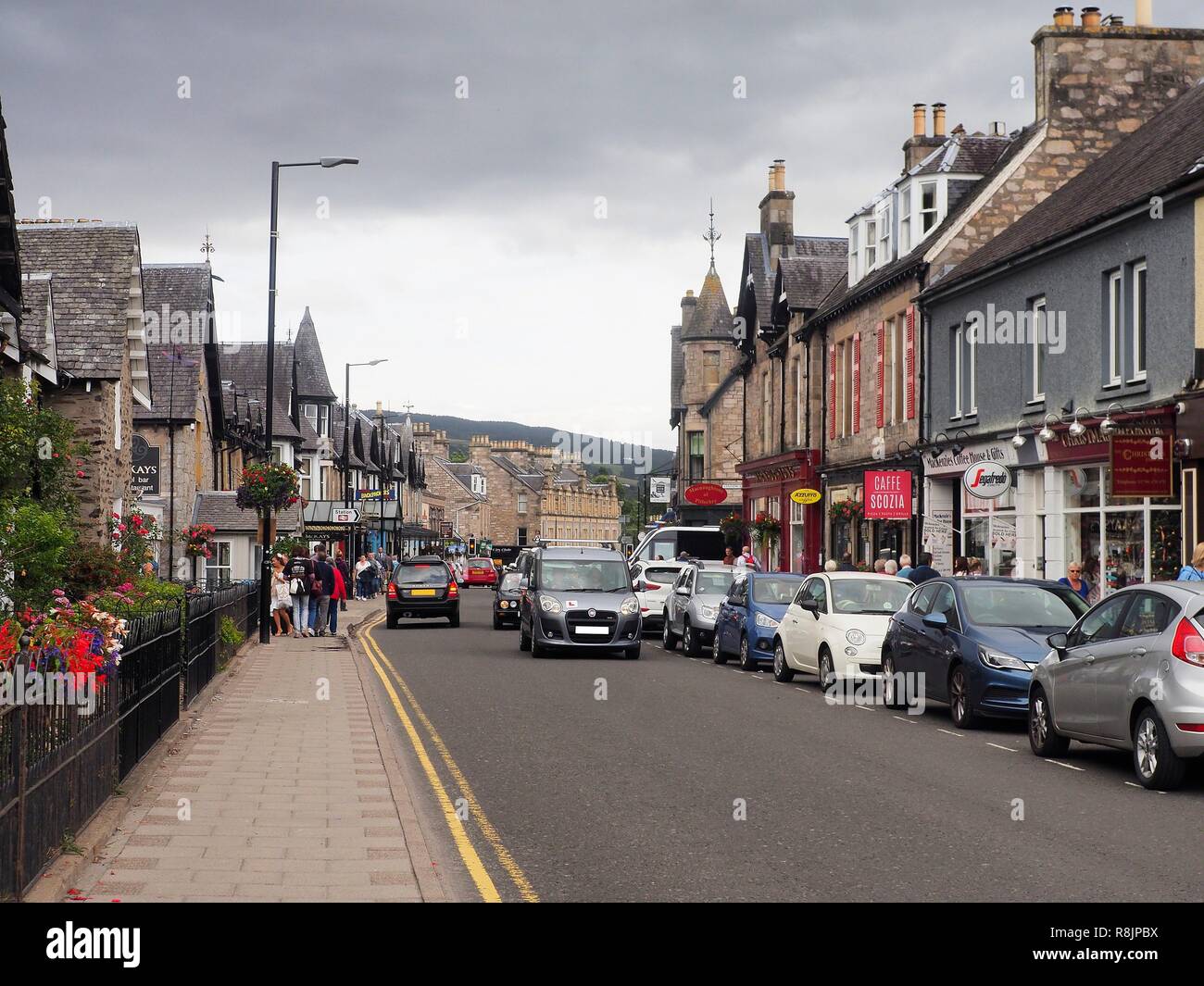 Street pitlochry scotland hi-res stock photography and images - Alamy