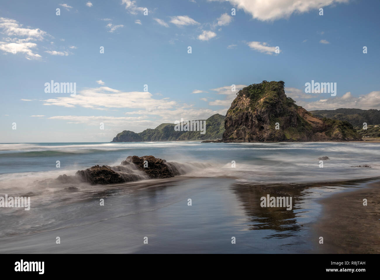 Piha strand hi-res stock photography and images - Alamy
