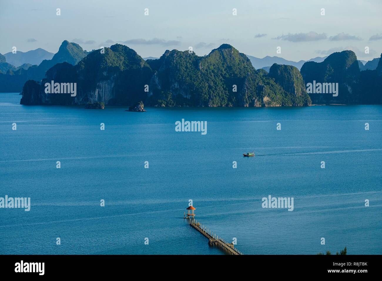 Vietnam, Ha Long bay listed as World Heritage by UNESCO, Van Don island ...