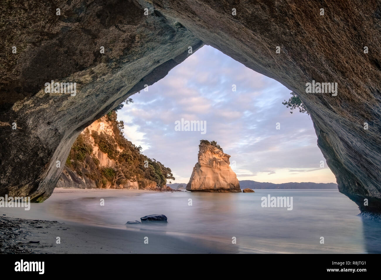 Cathedral Cove, Hahei, Coromandel Peninsula, North Island, New Zealand ...