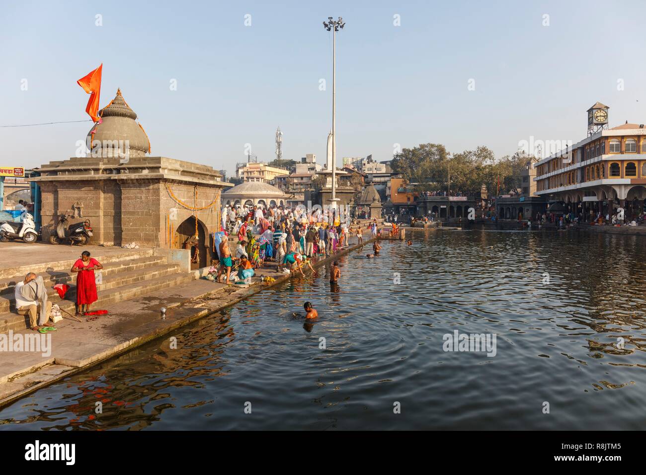 India baths hi-res stock photography and images - Alamy