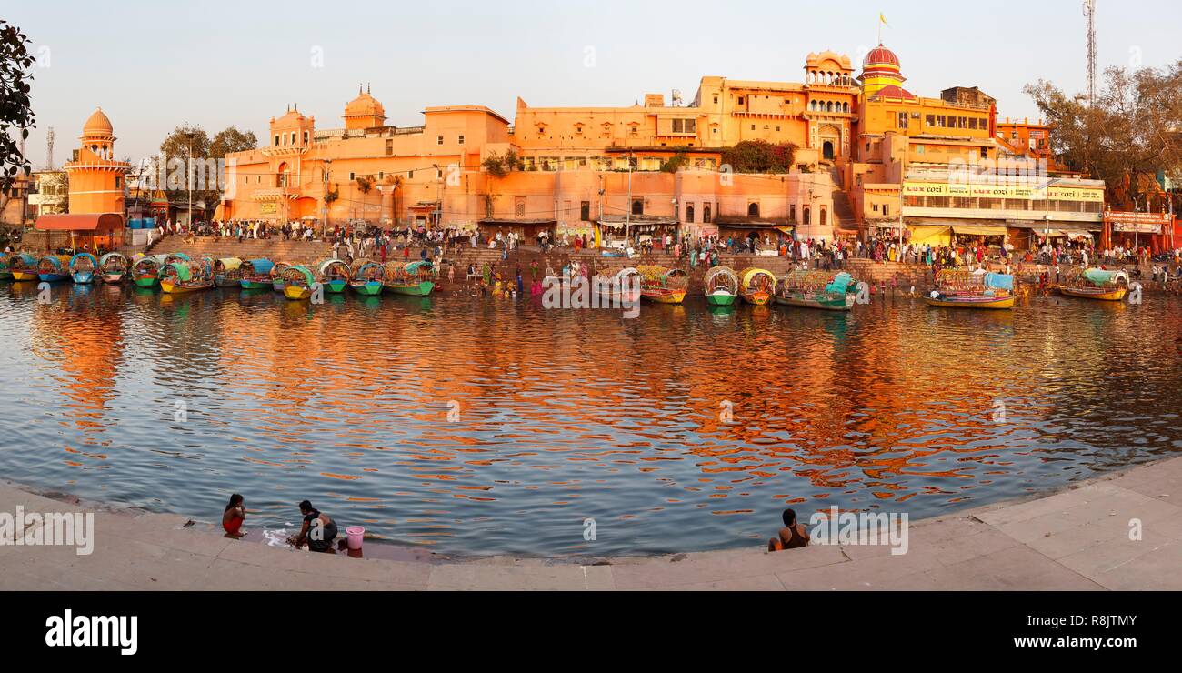 India, Madhya Pradesh, Chitrakoot, Ram ghats on Mandakini river at ...