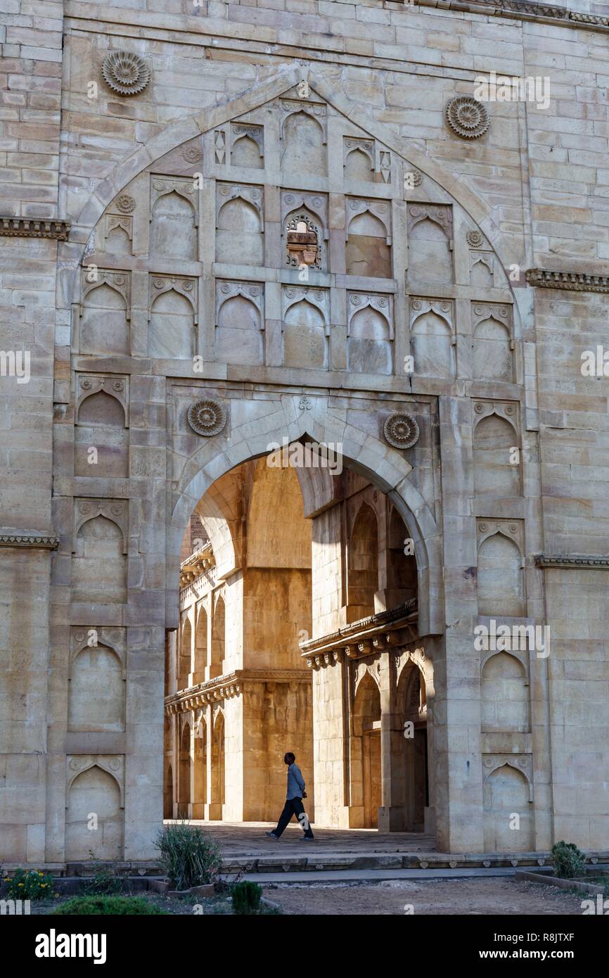 India, Madhya Pradesh, Chanderi, Koshak Mahal medieval palace gate ...