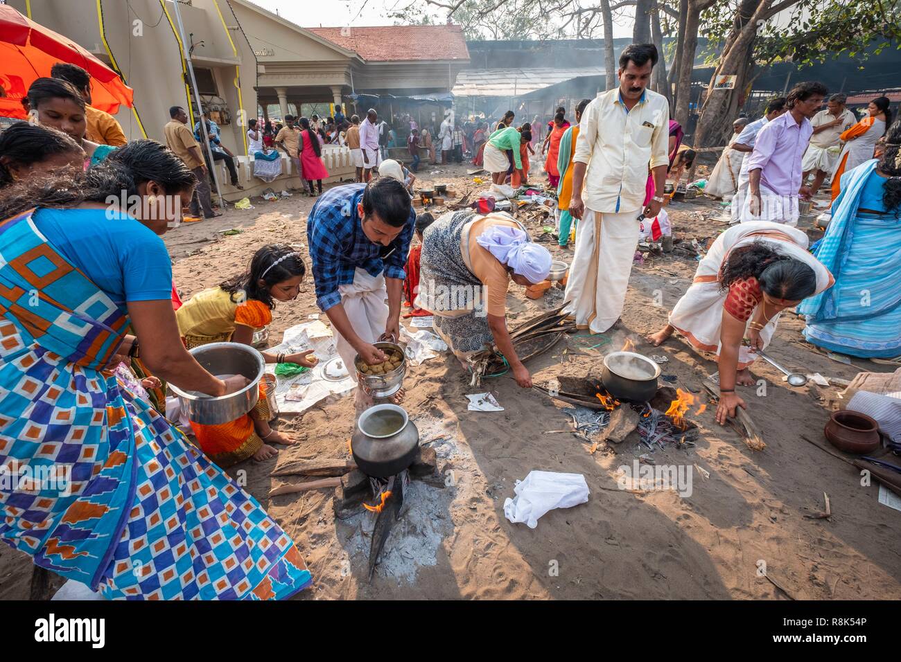 India, state of Kerala, Mararikulam, festival of Kanichukulangara Hindu ...