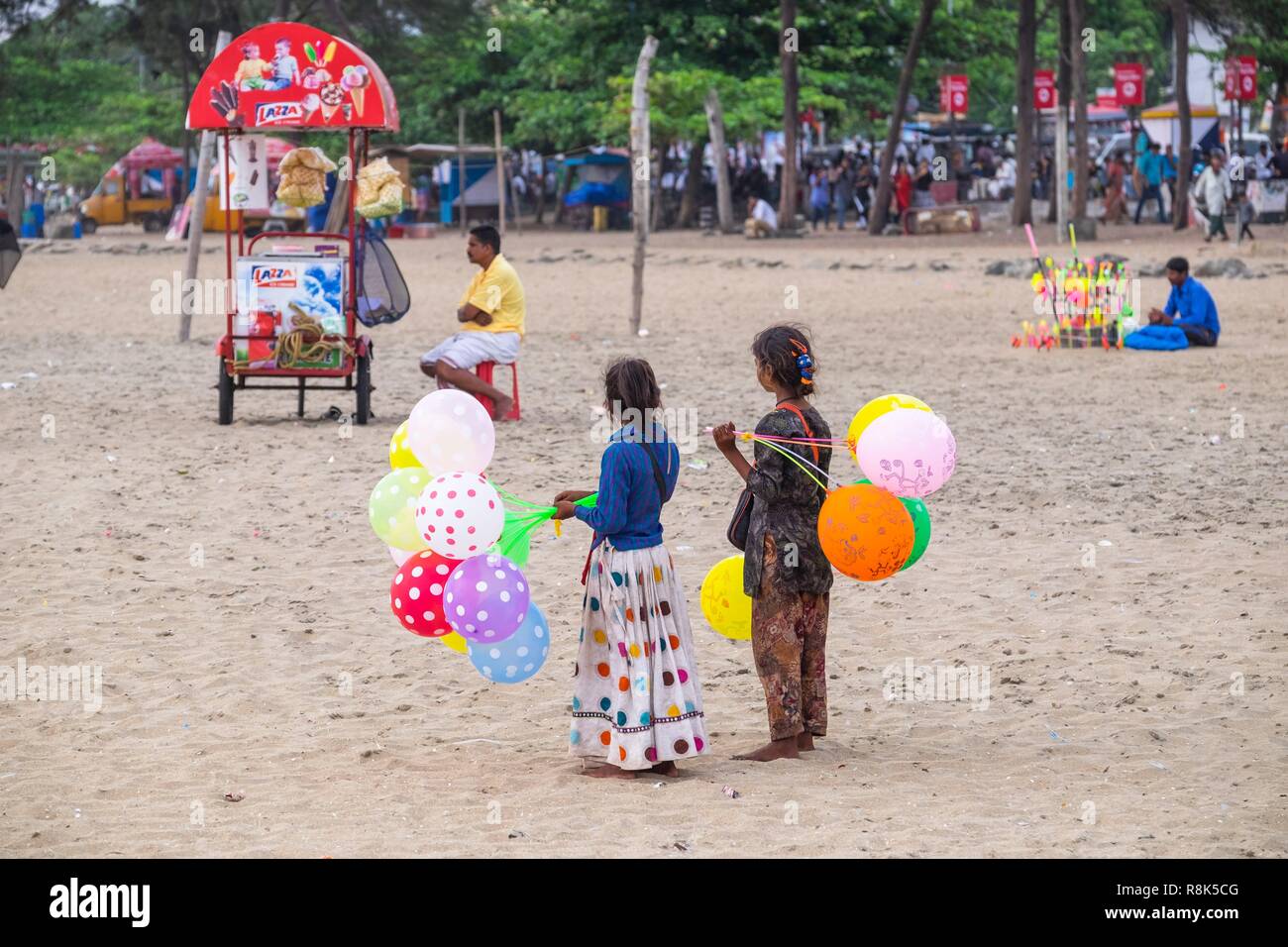 Selling Balloons Stock Photos & Selling Balloons Stock Images - Alamy