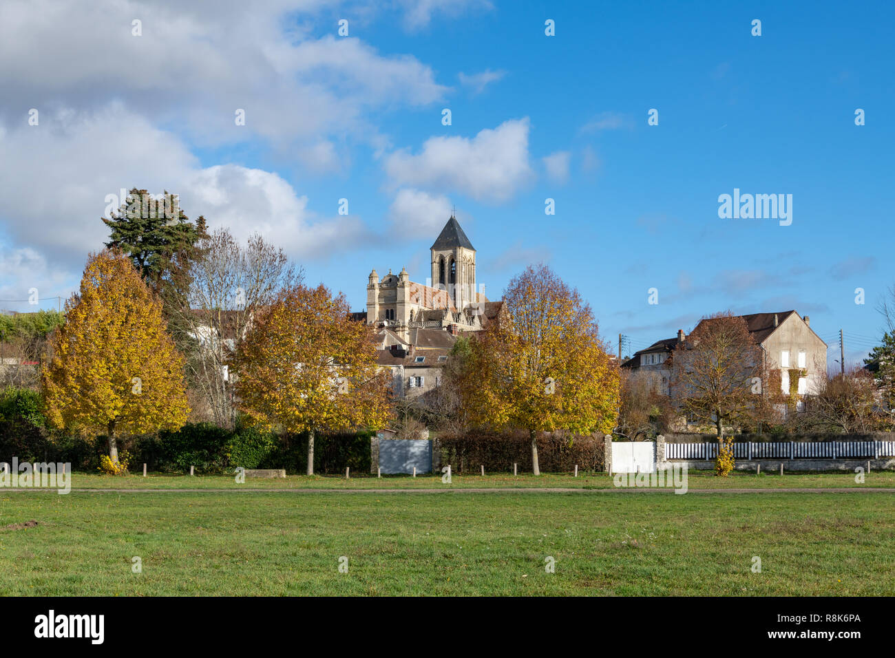 Village and seine river hi-res stock photography and images - Alamy