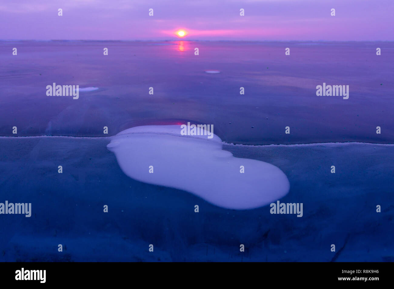 Frozen gases hi-res stock photography and images - Alamy