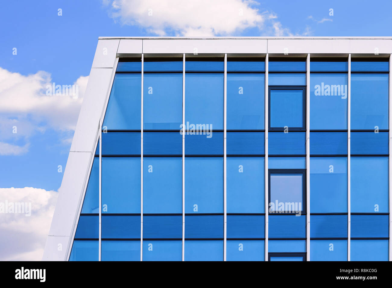 Modern corporate business office skyscraper concept Stock Photo - Alamy