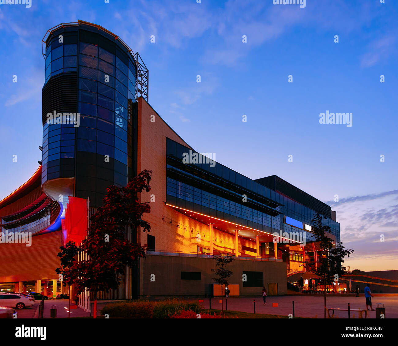 Modern shopping center building concept. Street, late at night Stock ...