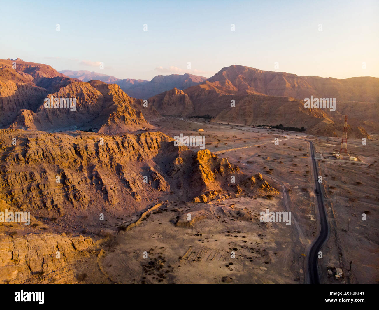Empty road sunset sky desert hi-res stock photography and images - Alamy