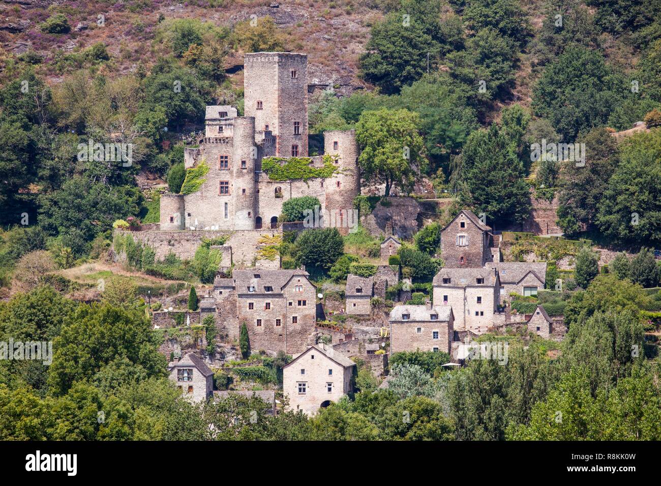 France, Aveyron, Belcastel, labelled Les Plus Beaux Villages de France ...