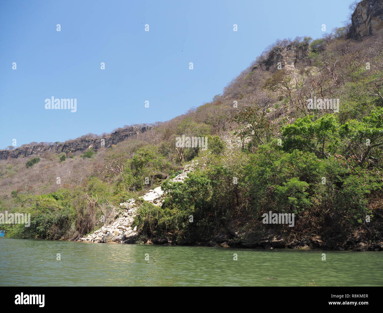 Wonderful rocky cliff of Sumidero canyon at Grijalva river landscapes ...