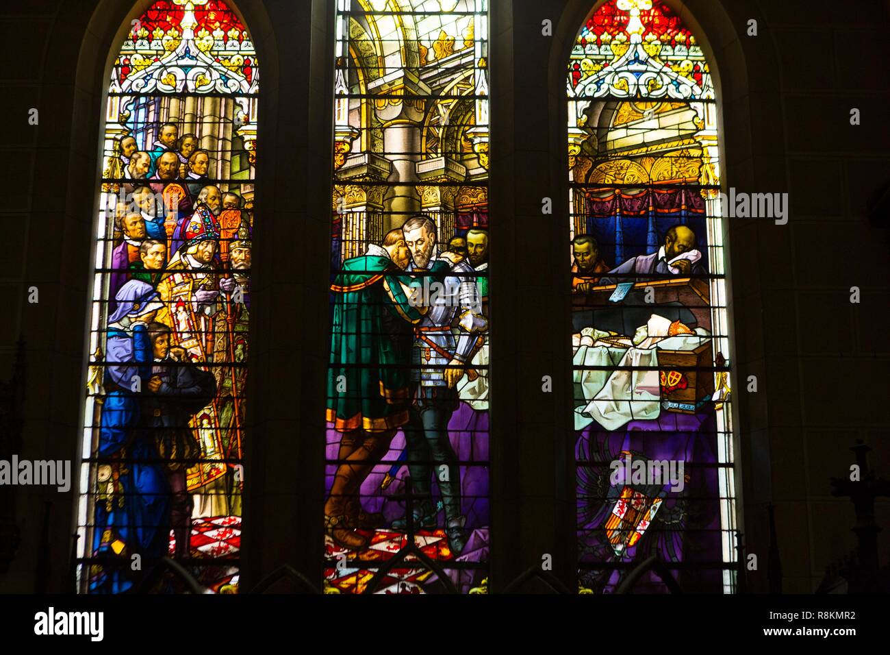 Havana cuba stained glass windows hi-res stock photography and images ...