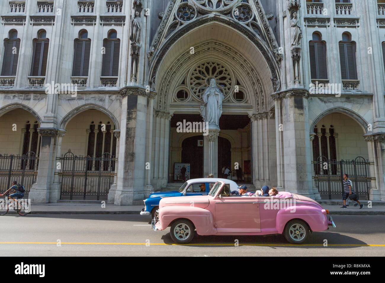 Havana cuba stained glass windows hi-res stock photography and images ...
