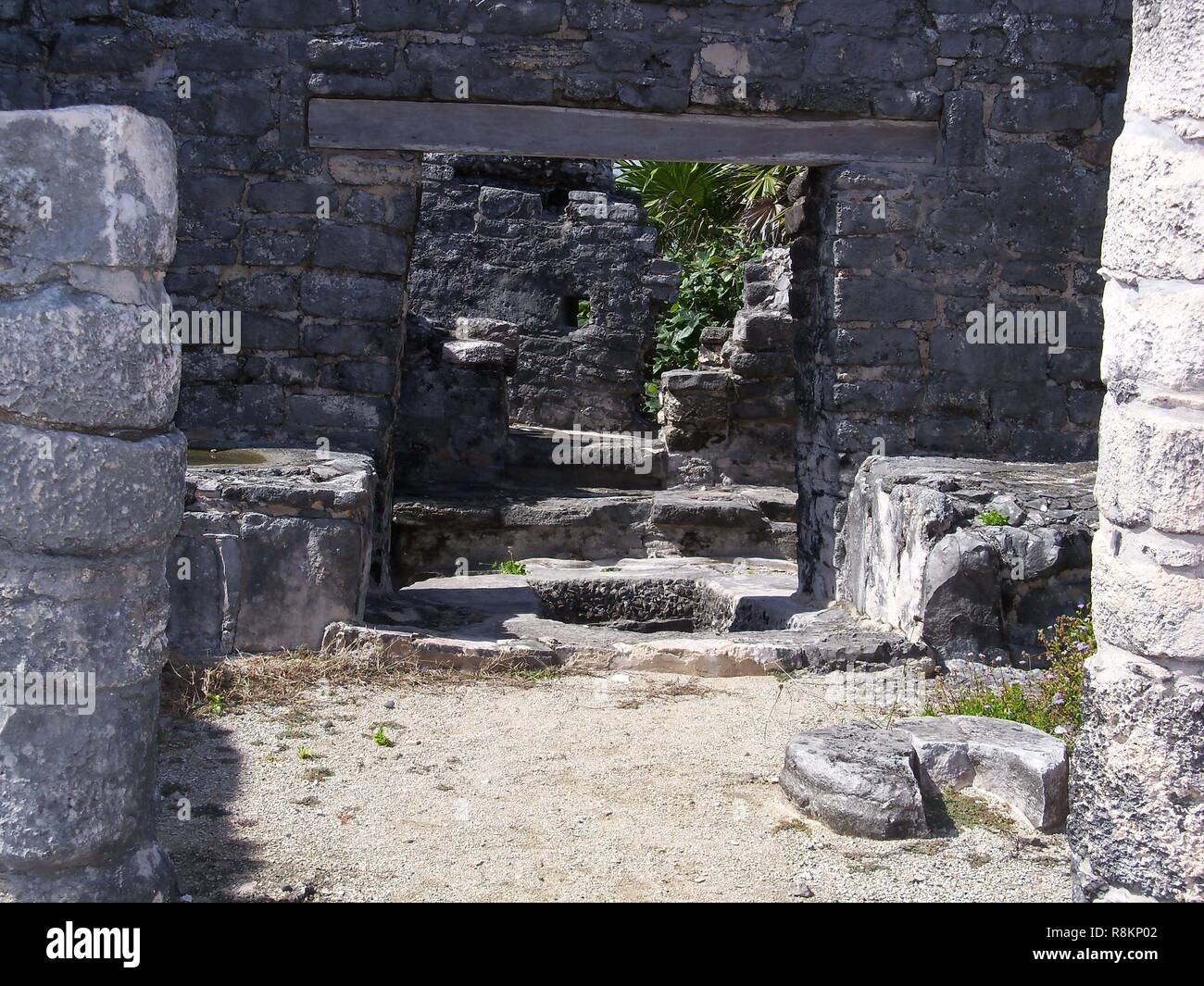 Tulum Mayan Ruins Building Interior Stock Photo - Alamy
