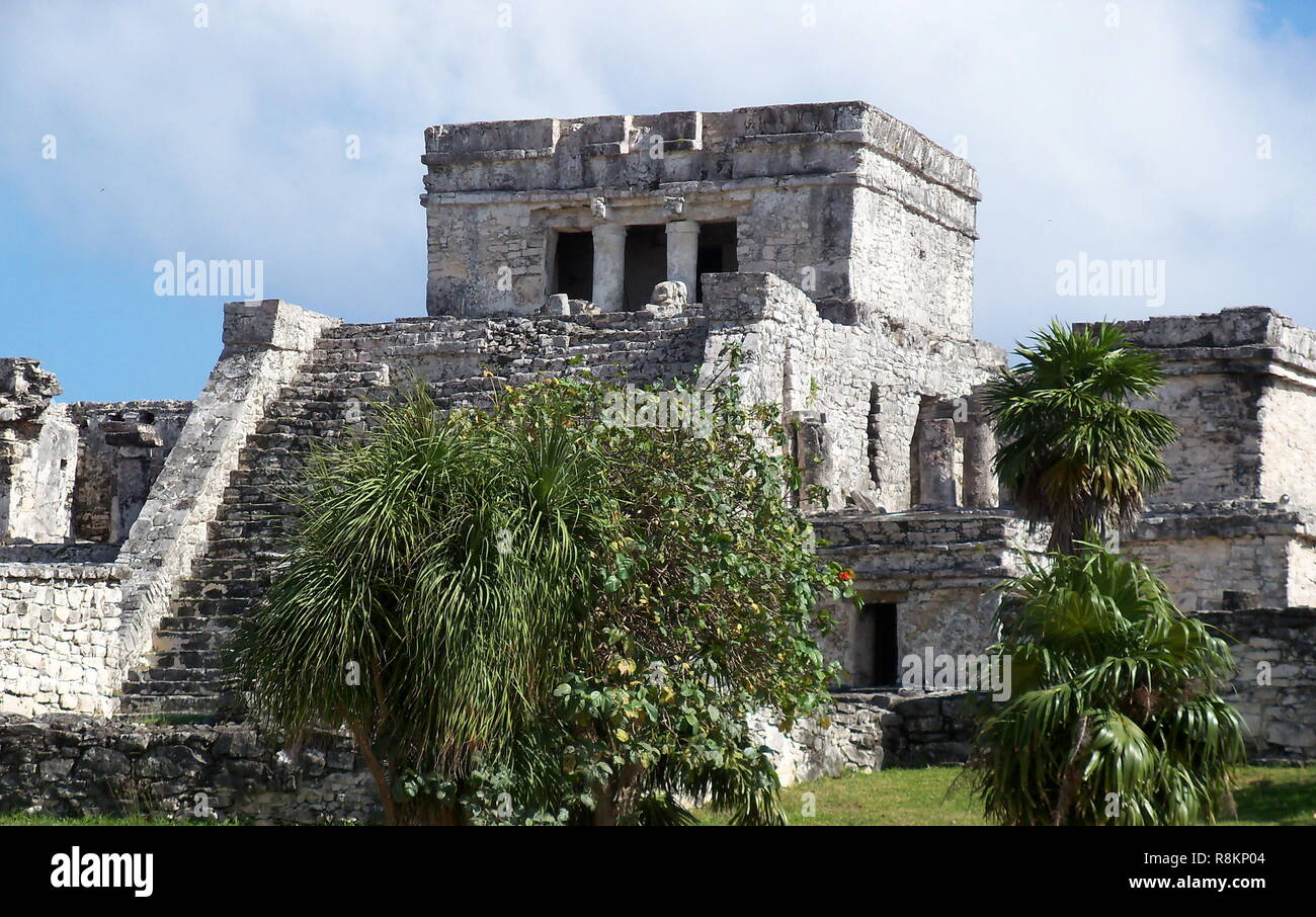 High Sacrificial Altar, Tulum Ruins, Mexico Stock Photo - Alamy
