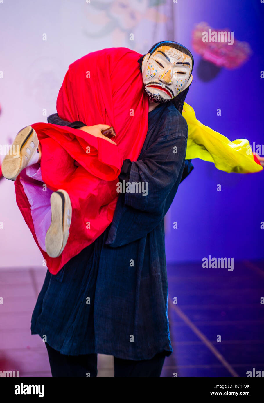 Actors performing the traditinal Korean Maskdance at Andong South Korea ...