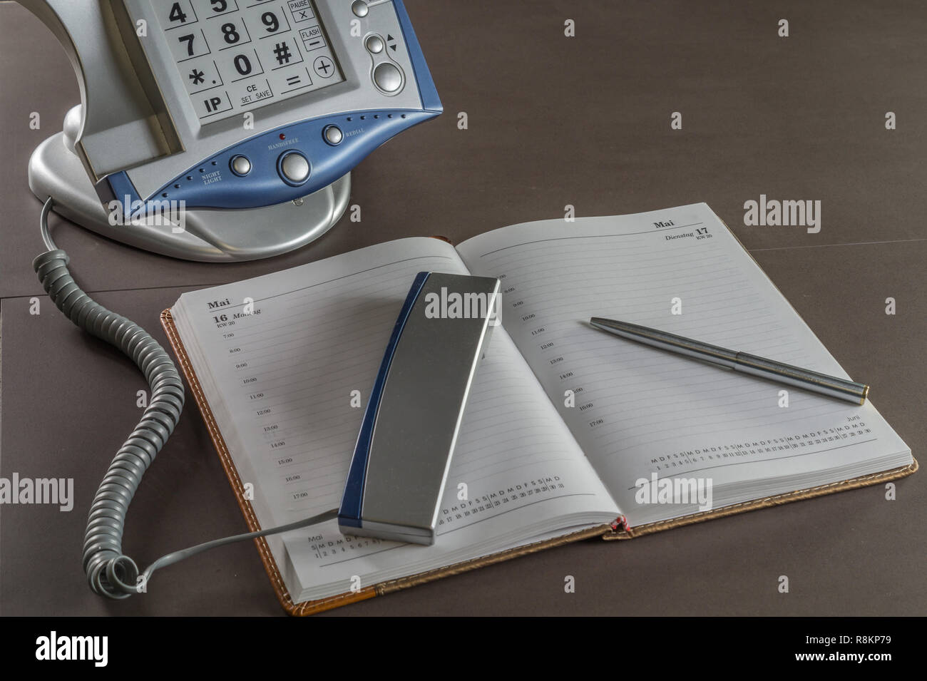 Desk calender hi-res stock photography and images - Alamy
