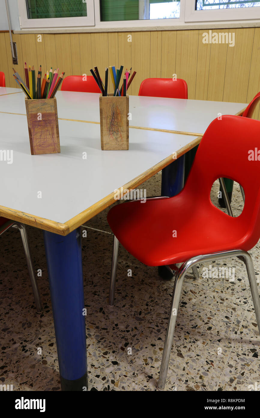 Red hall primary school hi-res stock photography and images - Alamy