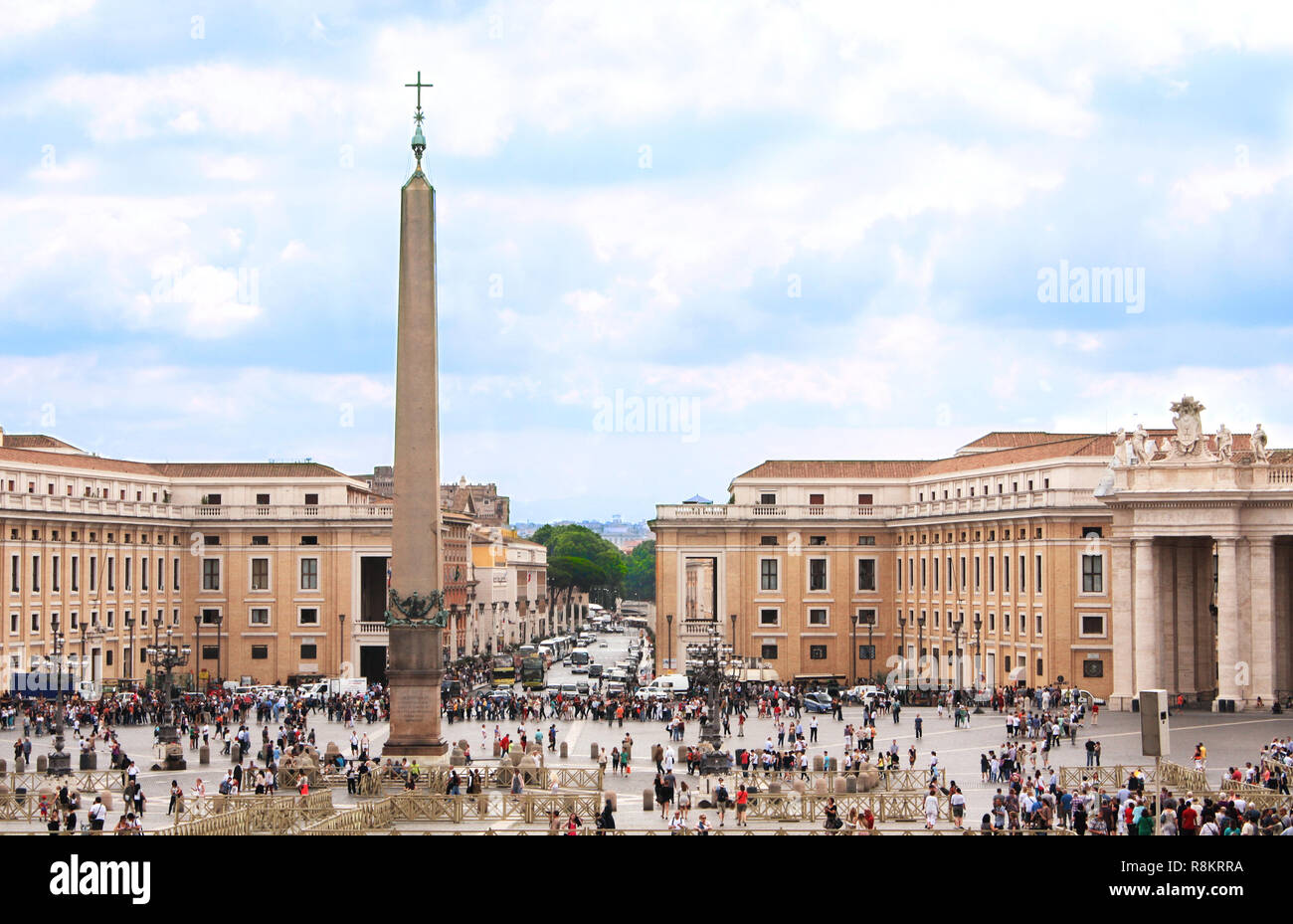 Saint Peters Square, Vatican, Rome, Italy Stock Photo - Alamy