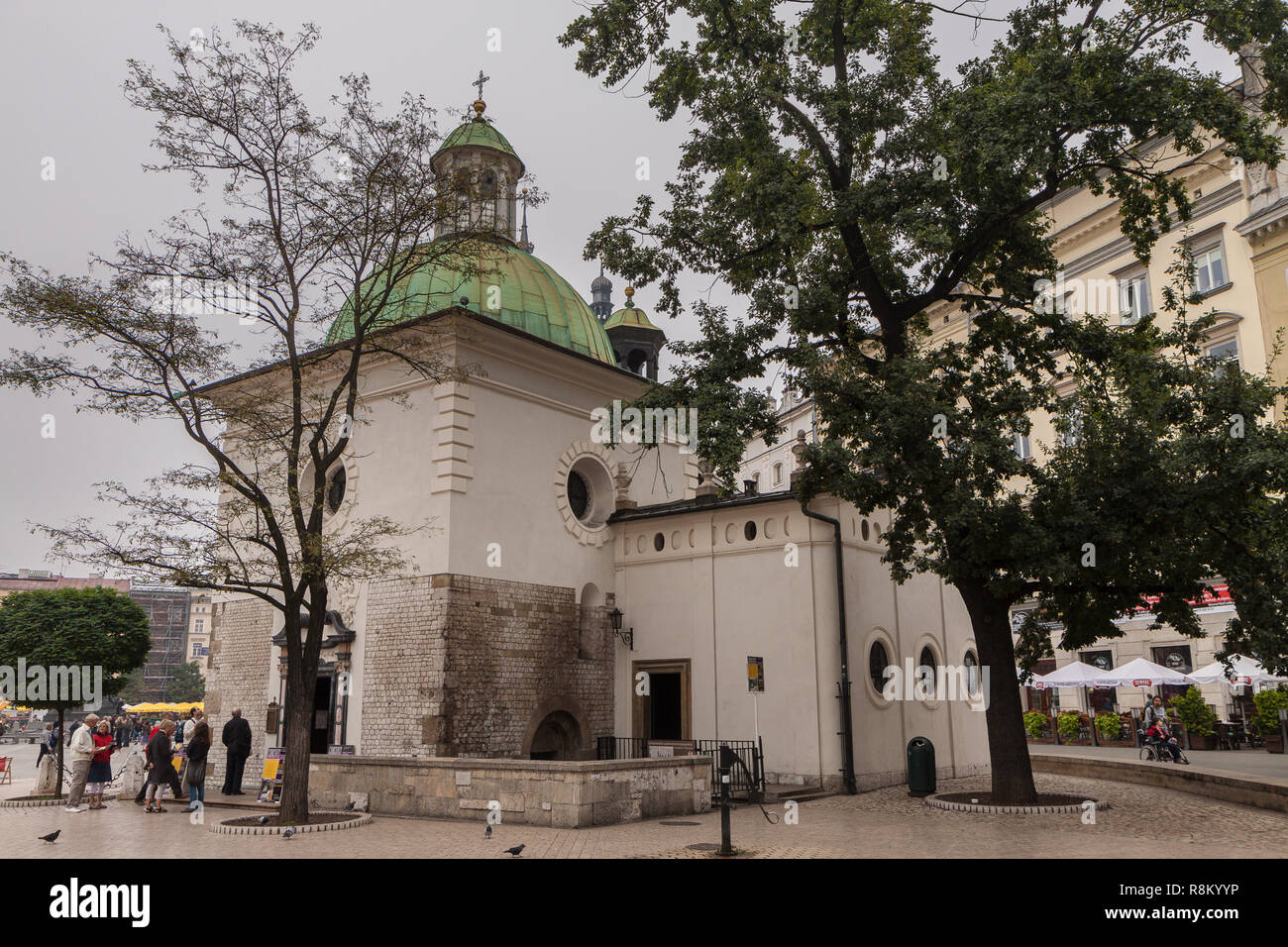 Tourists green market square hi-res stock photography and images - Alamy