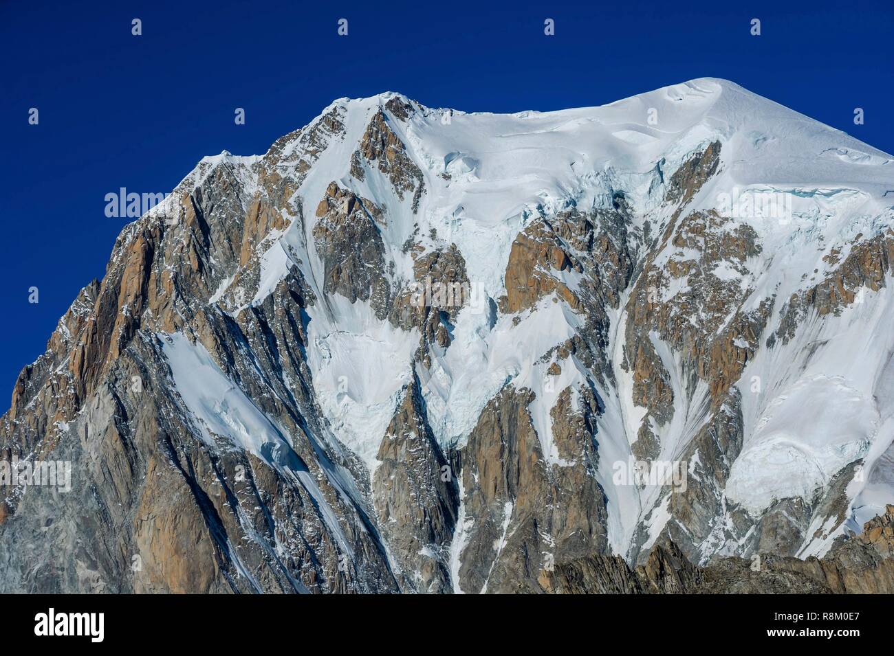 Italy, Val d'Aoste, Courmayeur, italian side of Mont-Blanc, from the ...