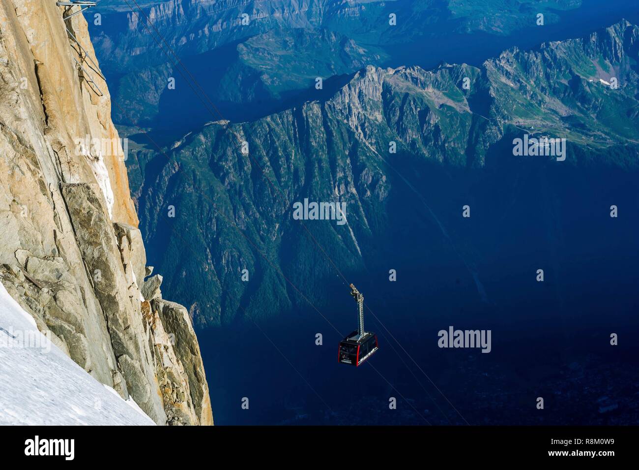 France, Haute-Savoie, Chamonix-Mont-Blanc, arrival at the summit ...