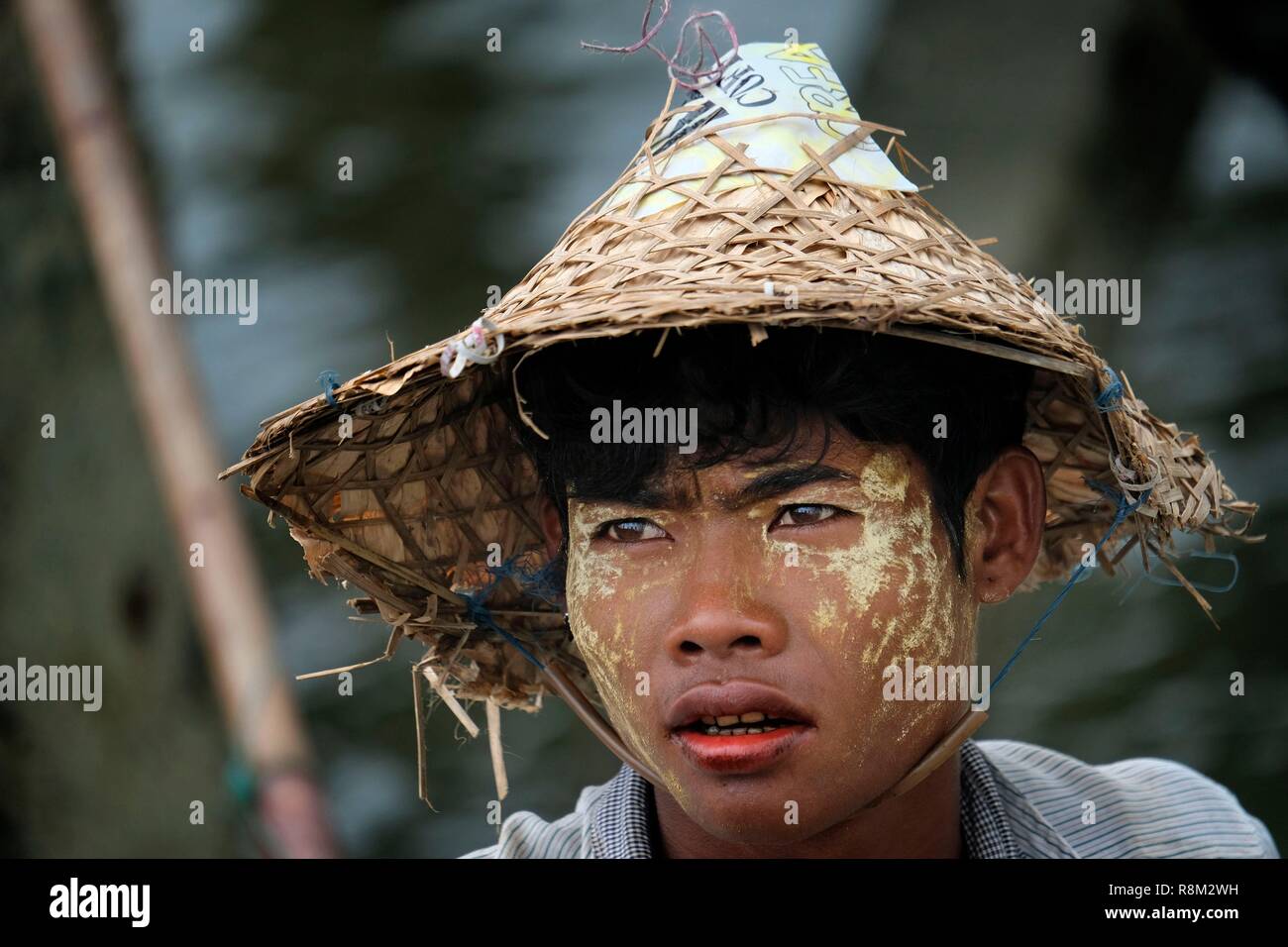 Myanmar daily life portrait hi-res stock photography and images - Alamy