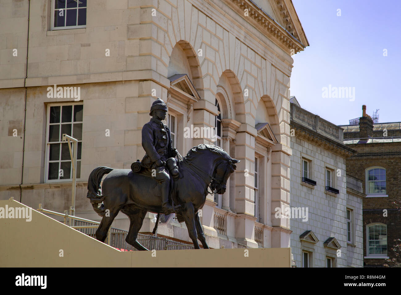 The statue of Earl Roberts (1832-1914) on Horse Guards Parade at Pall ...