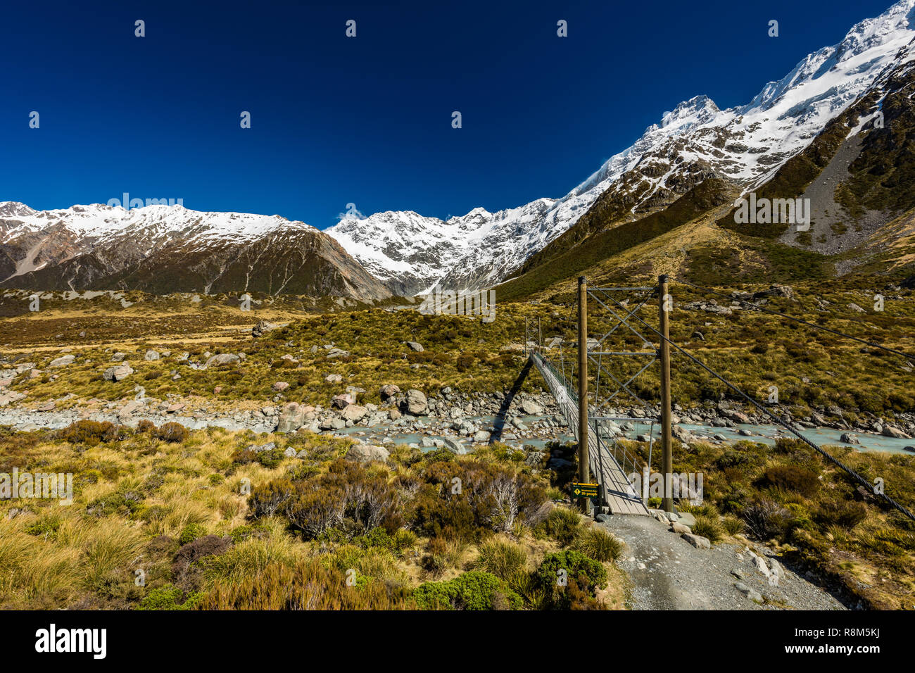 Mouintains in Hooker Valley Track in Aoraki National Park, New Zealand ...