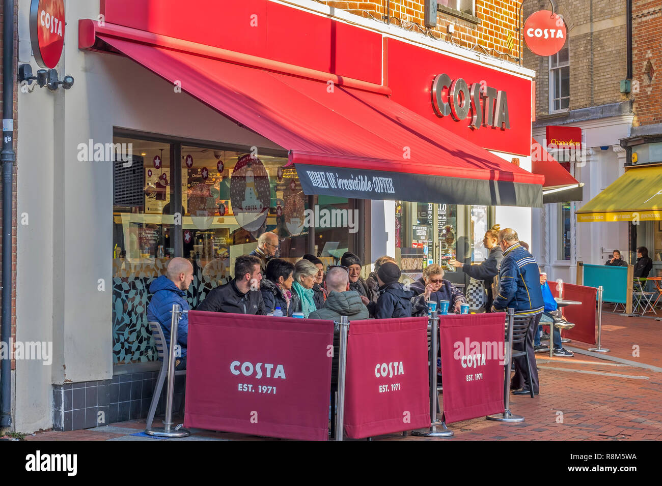 Costa Coffee Shop Broad Street, Reading, Berkshire, UK Stock Photo - Alamy