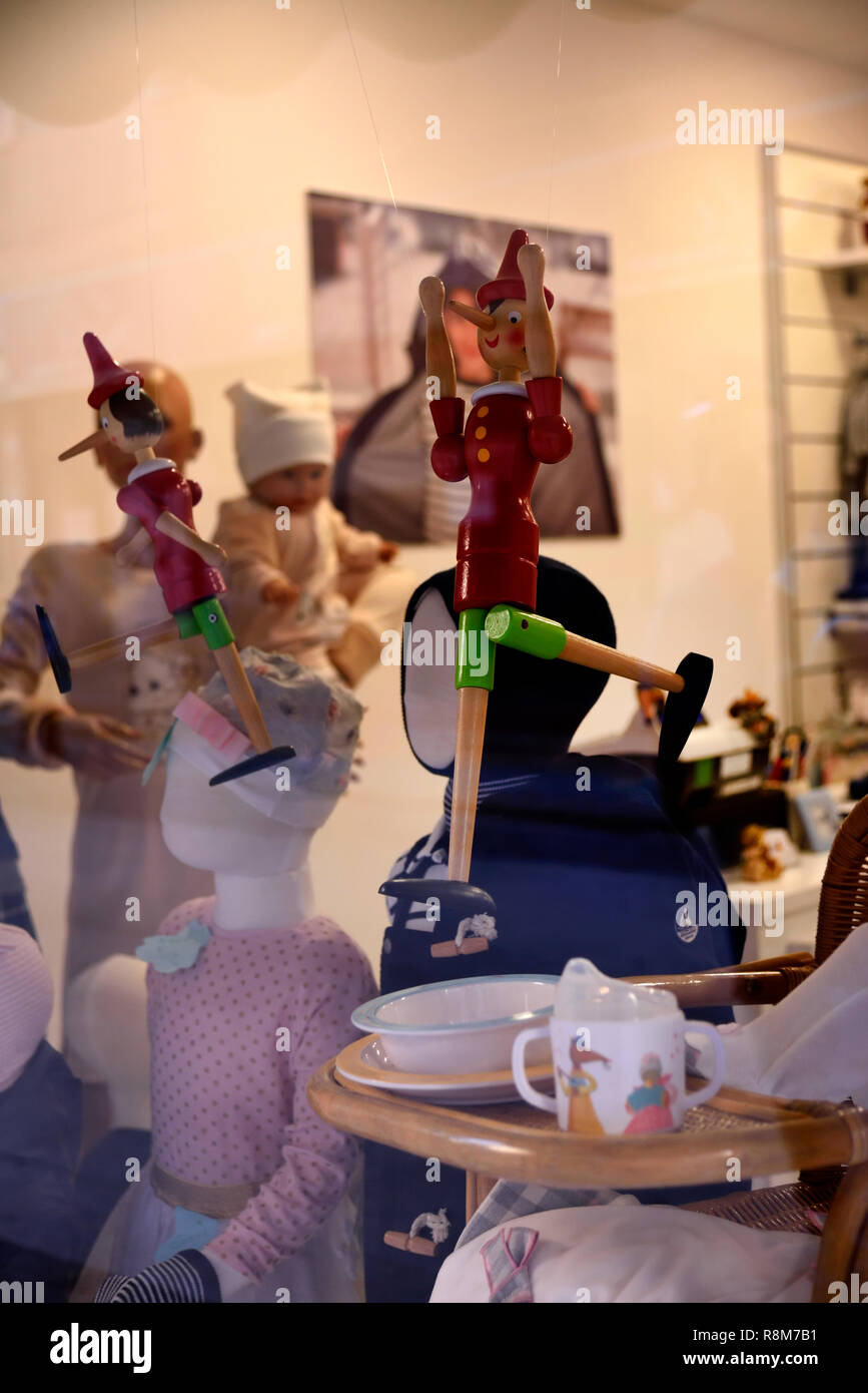 Pinocchio toys hi-res stock photography and images - Alamy