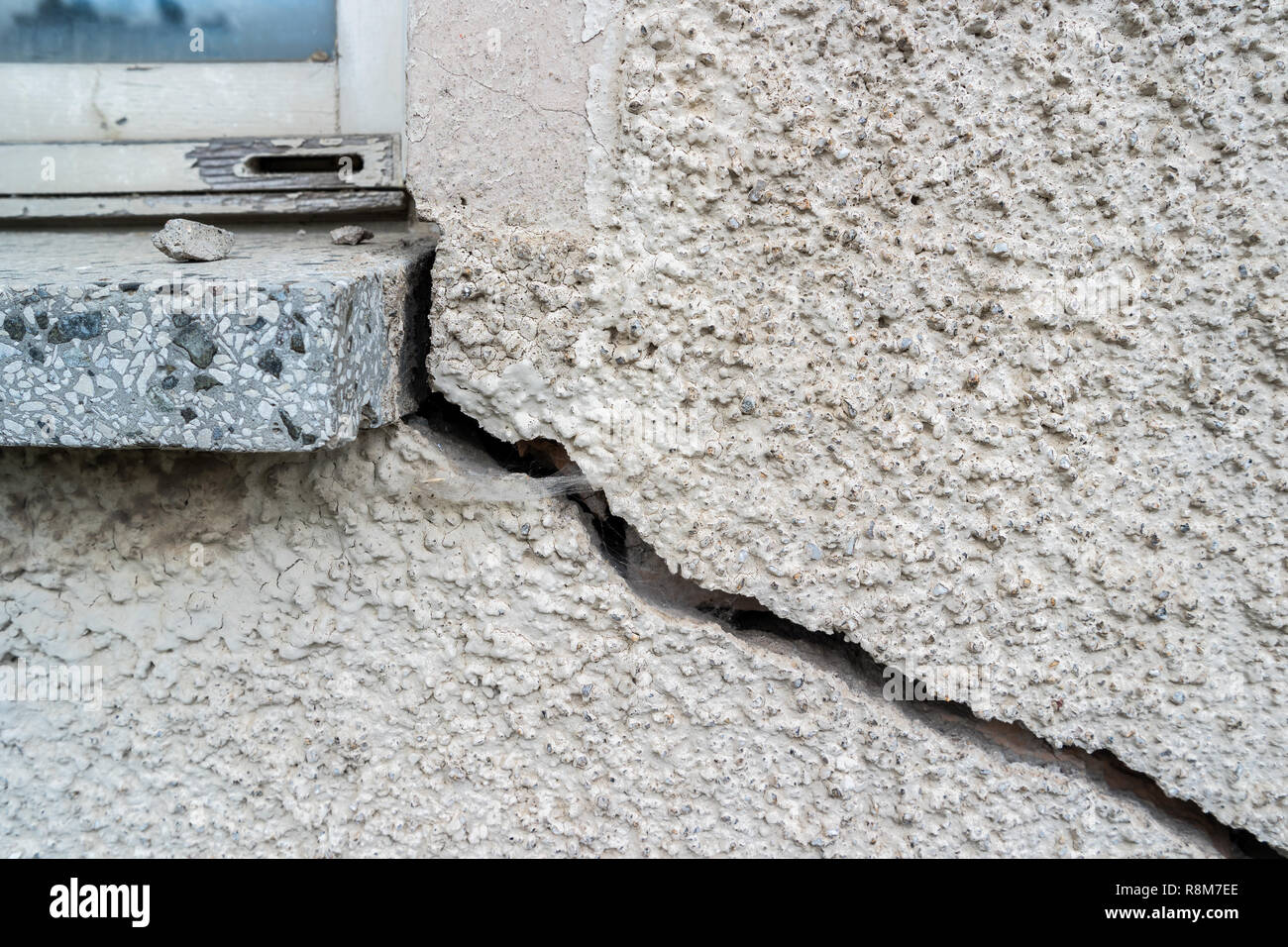Structural defects hi-res stock photography and images - Alamy