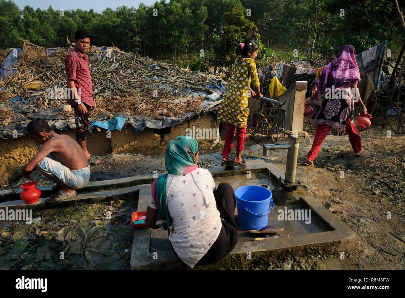 Fleeing persecution hi-res stock photography and images - Alamy