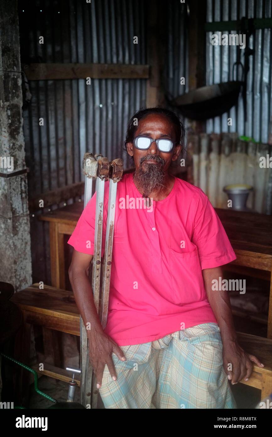 Bangladesh, Narayanganj, portrait of a man Stock Photo - Alamy