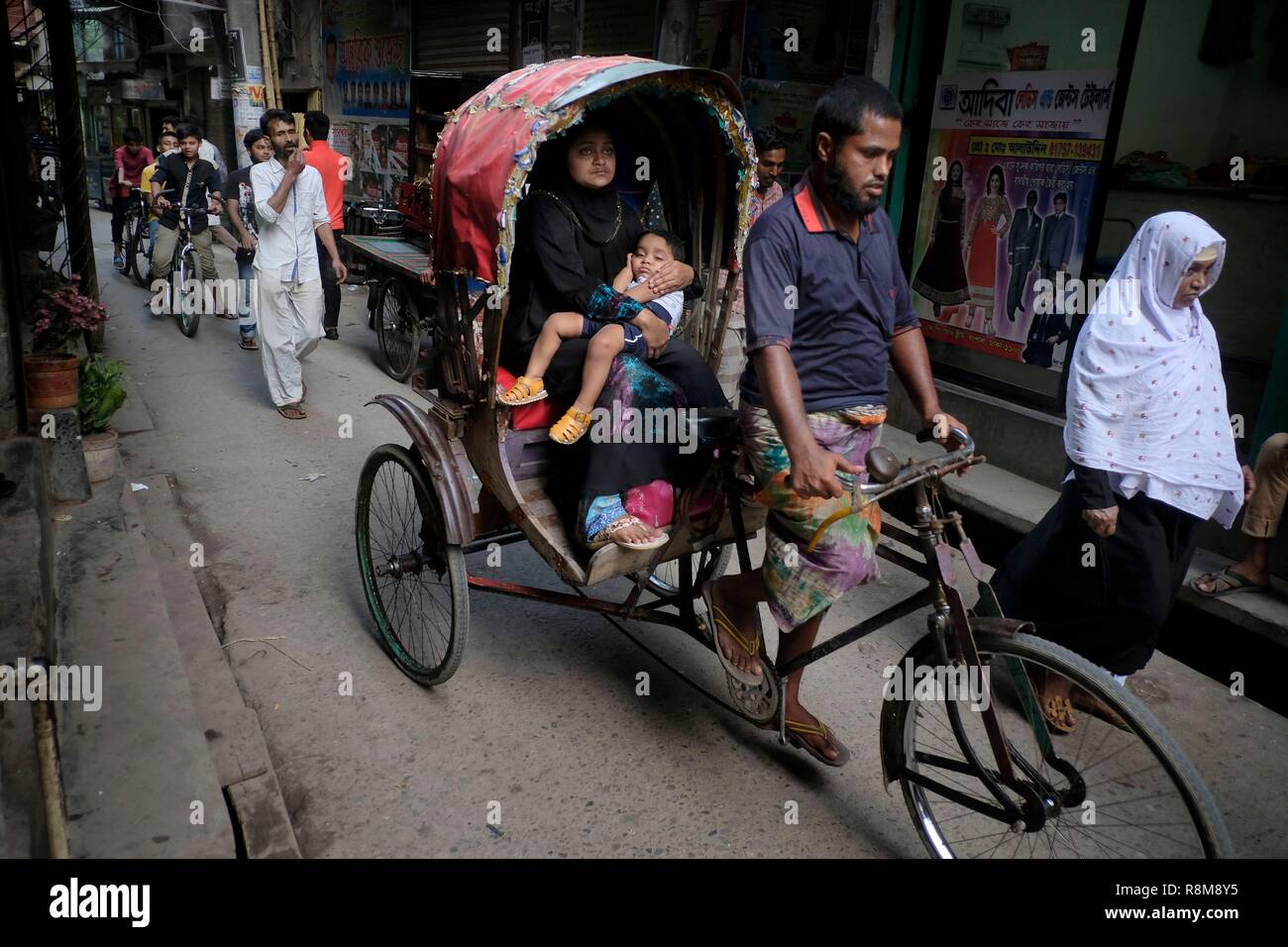 Group of rickshaws hi-res stock photography and images - Alamy