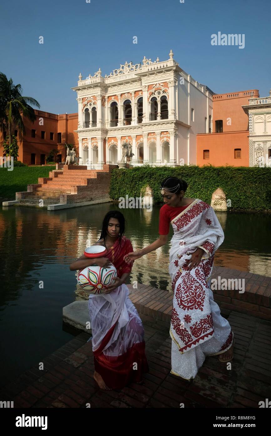 Folk art in bangladesh hi-res stock photography and images - Alamy
