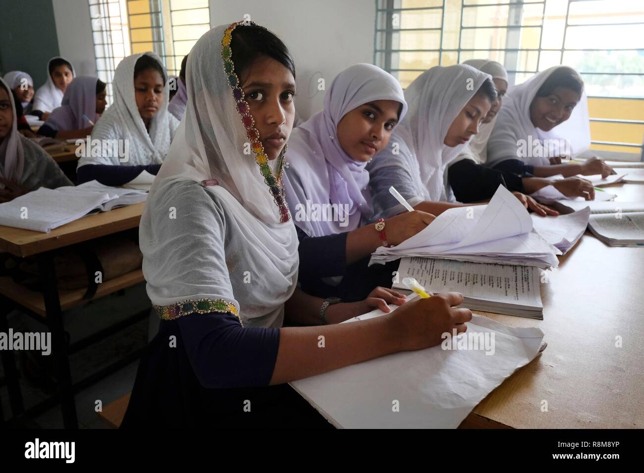 Dhaka university students hi-res stock photography and images - Alamy