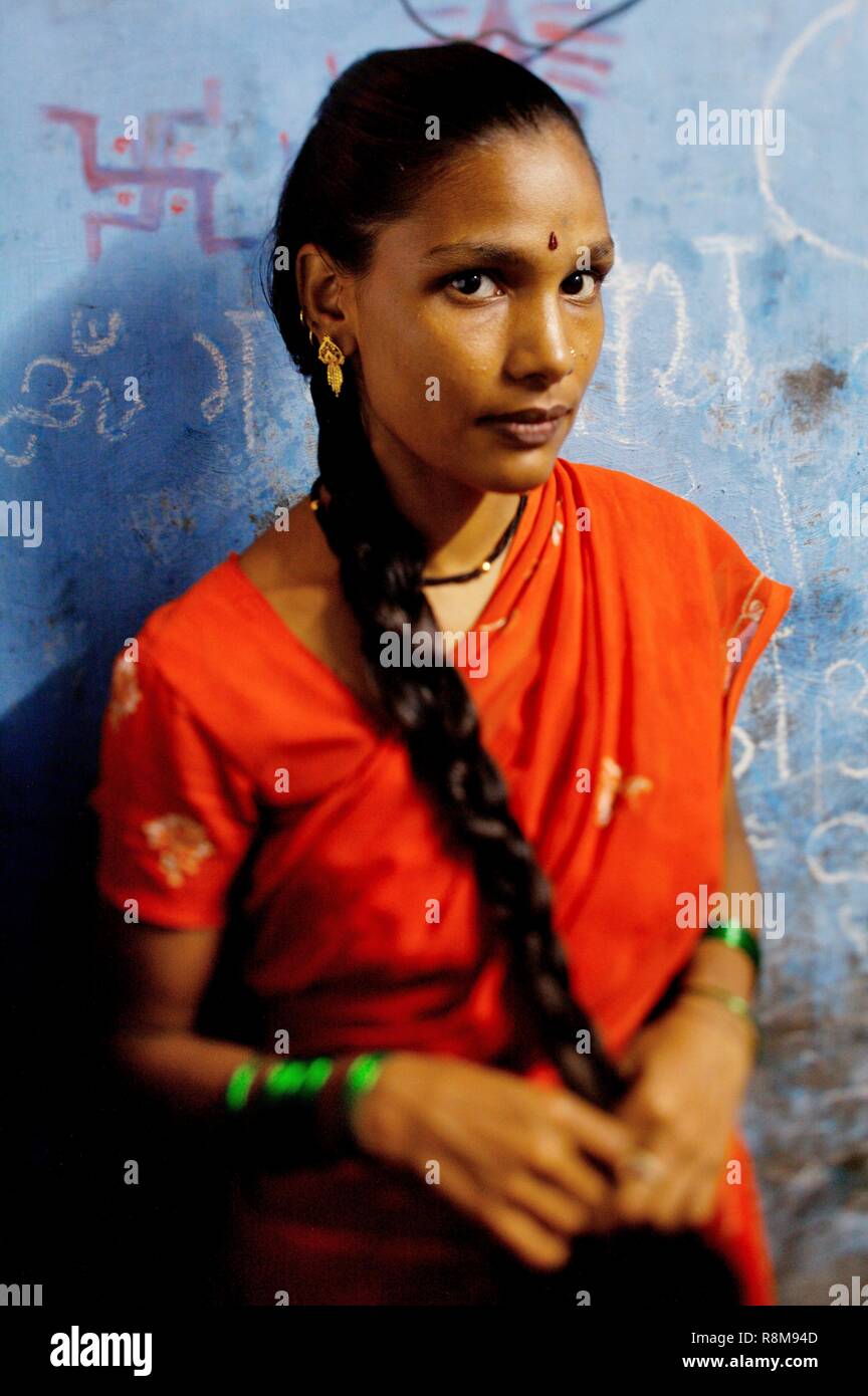 Young woman portrait mumbai maharashtra hi-res stock photography and ...