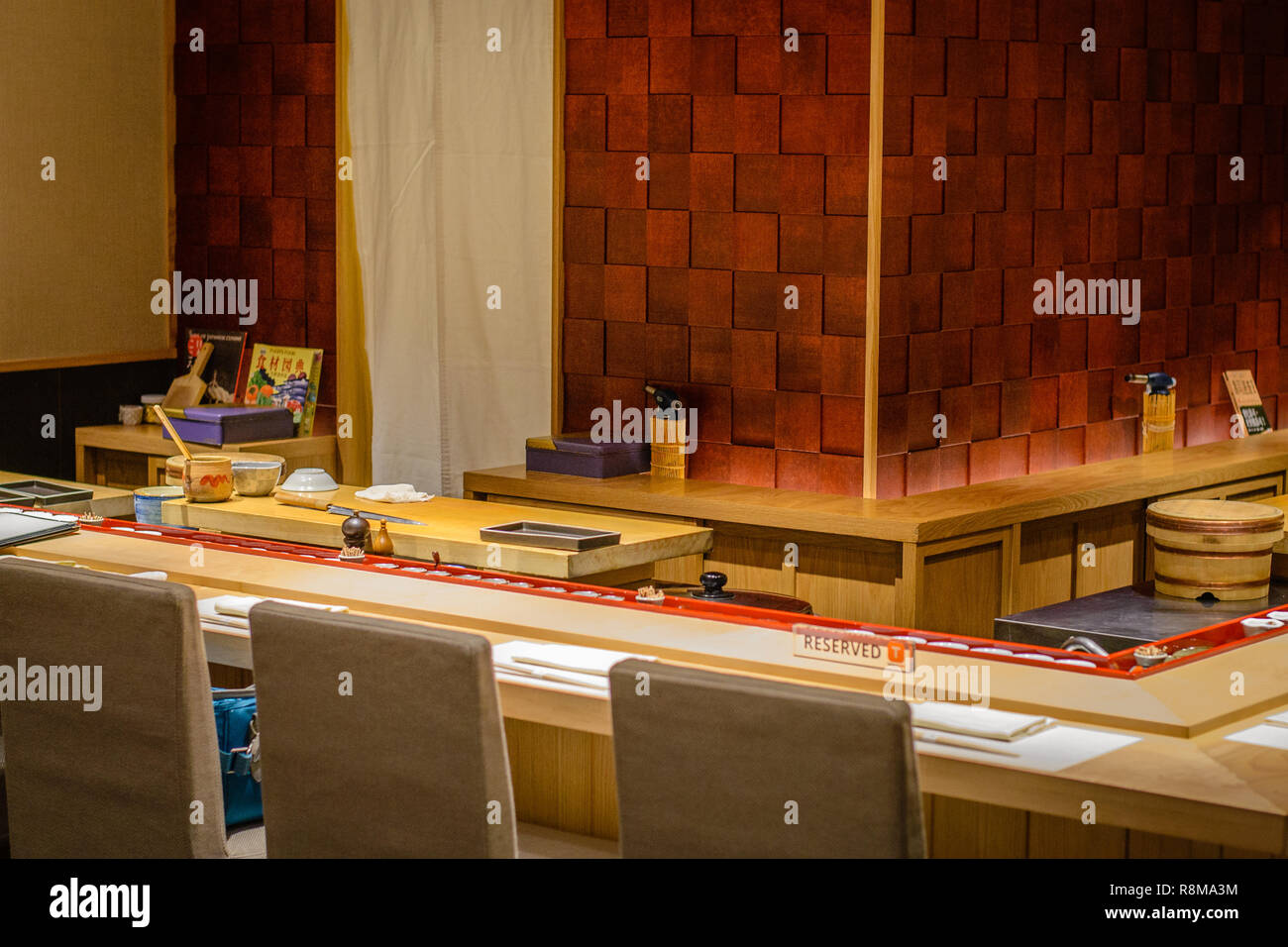 Beautiful japanese restaurant front hi-res stock photography and images ...