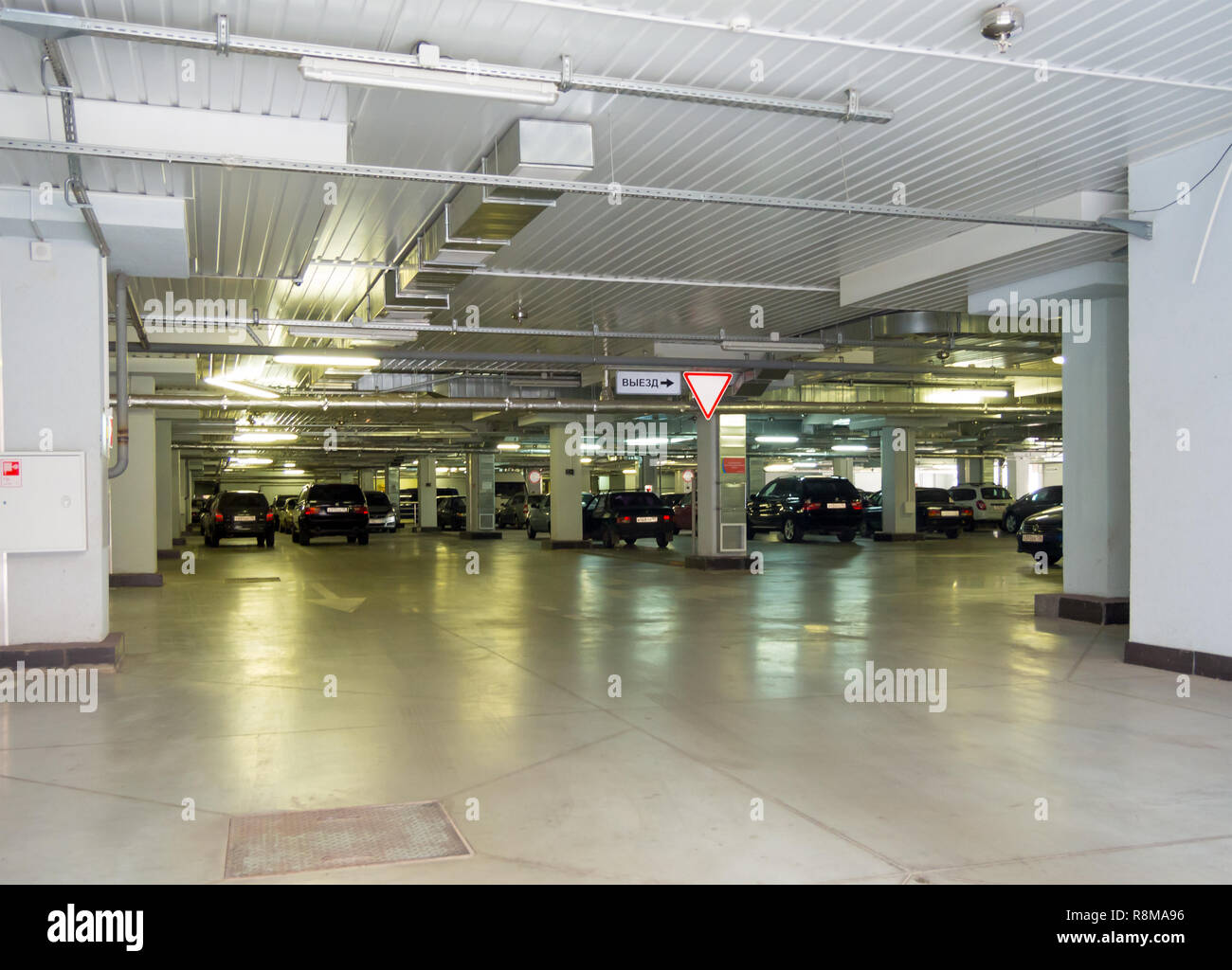 Spacious parking lot hi-res stock photography and images - Alamy