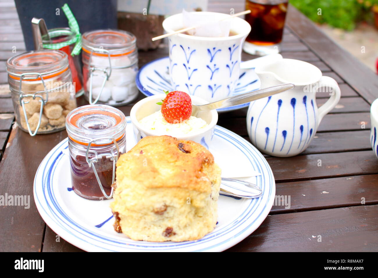 Devonshire butter hi-res stock photography and images - Alamy